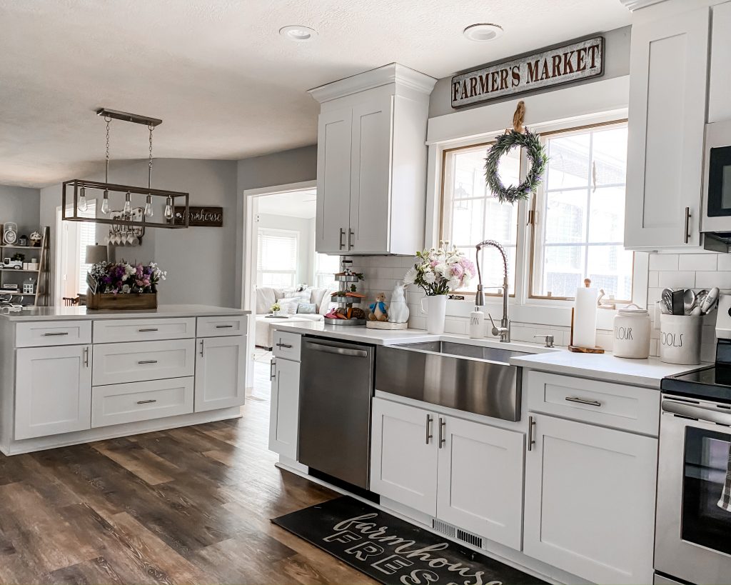 Farmhouse Kitchen Spring Decor - The Samantha Show- A Cleveland Life ...