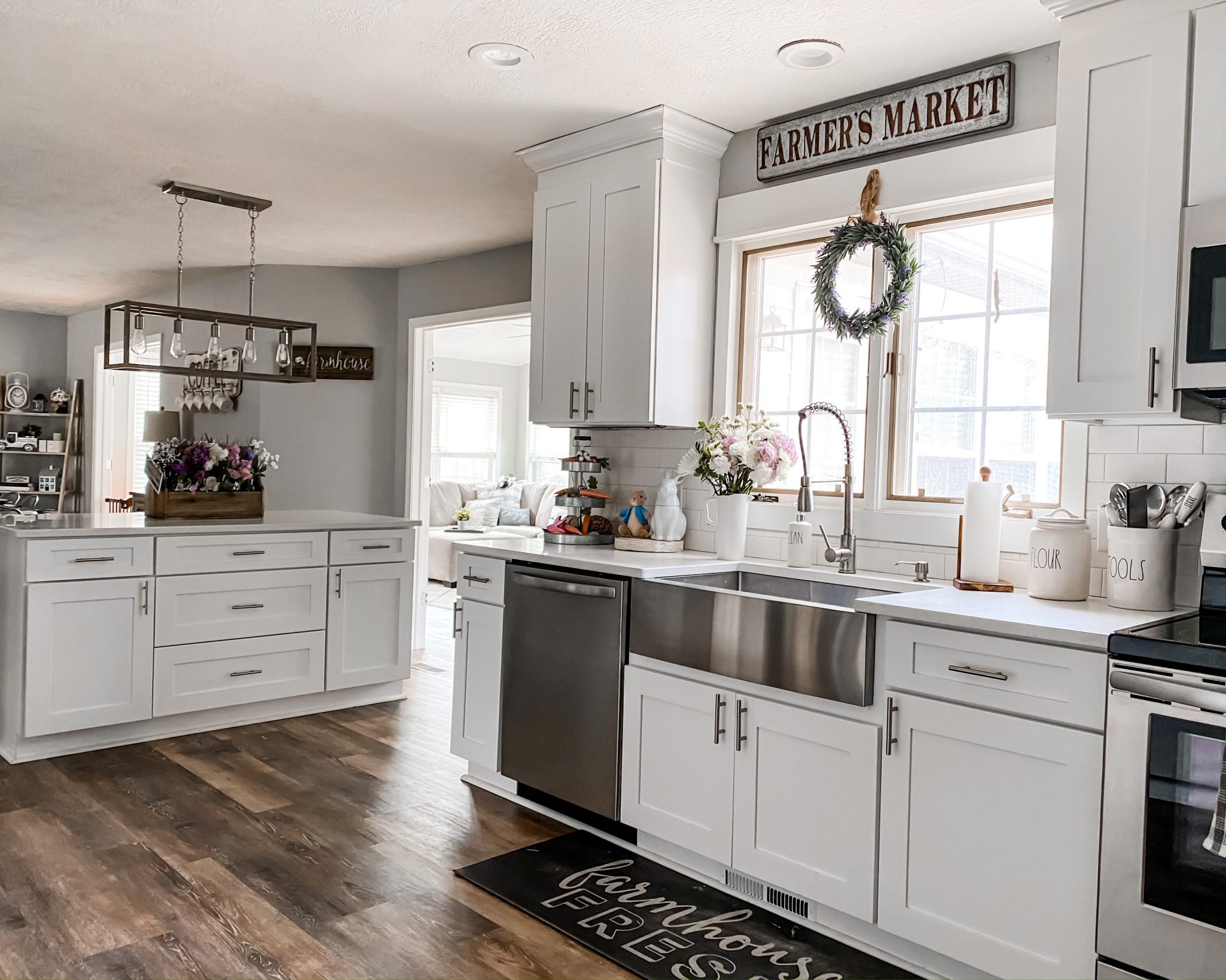Farmhouse Kitchen Spring Decor - The Samantha Show- A Cleveland Life ...